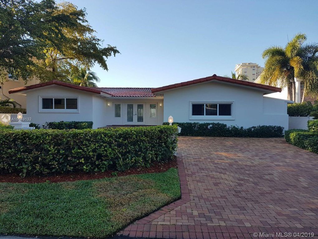 Belle villa au bord de l’eau, très bien située à North Miami